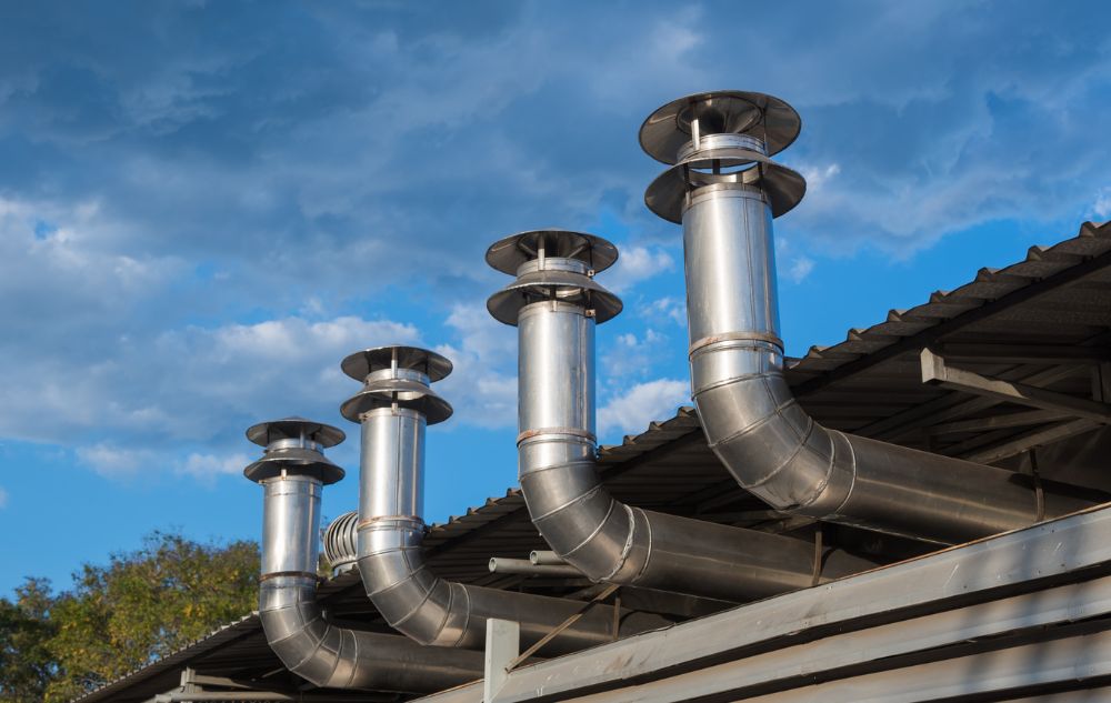 Tudo sobre chaminés: tipos, manutenção e escolha da certa | BalkanEnergy.pt